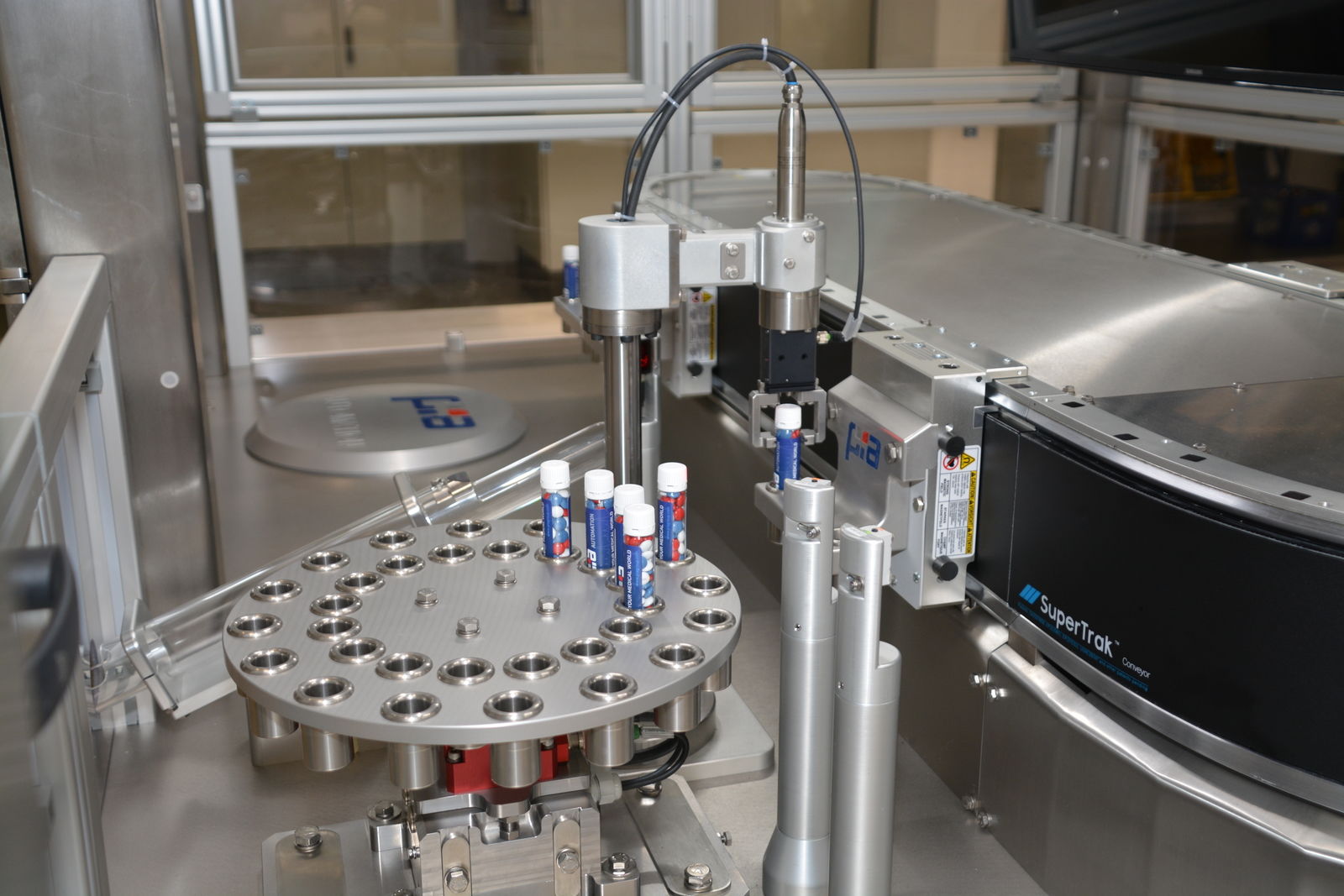 SuperTrak gibt im Reinraum den Takt an | B&R Industrial Automation